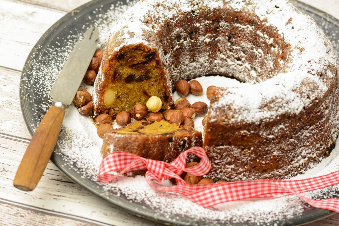 Rommi-hunajakakku - Hunajayhtymä Oy - Katso helppo ohje tästä!